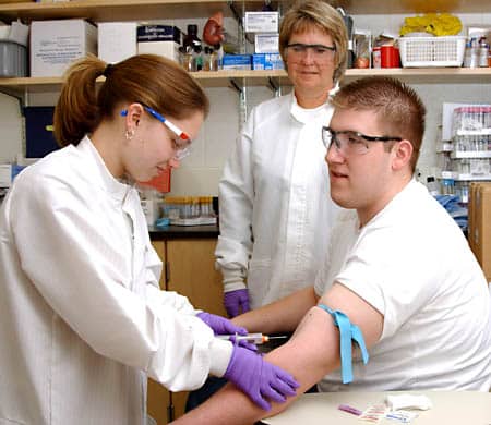 Accelerated Phlebotomy Program: Everything You Need to Know – NurseGroups